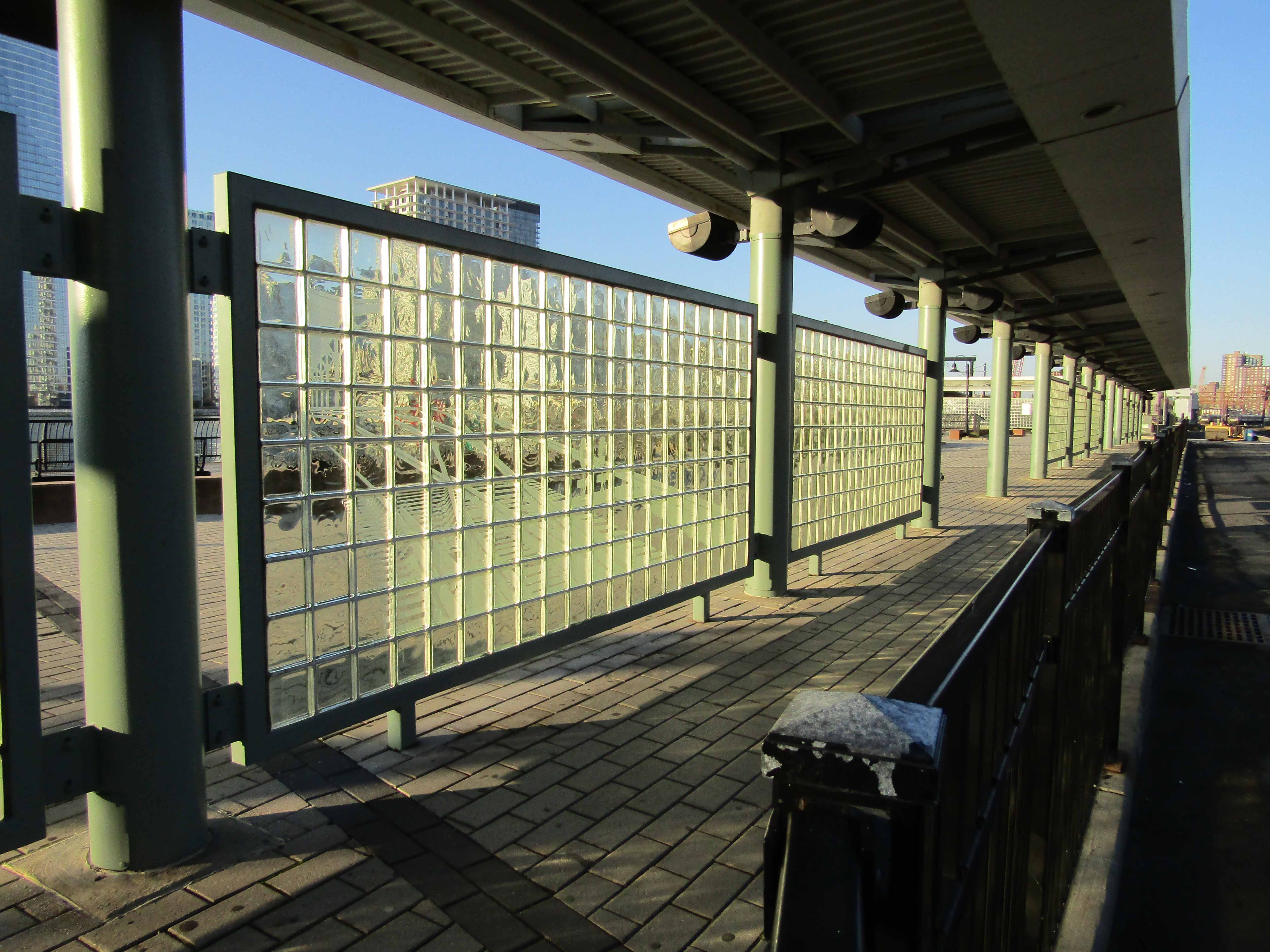 Glass Block Windscreens | Outdoor Glass Windscreens